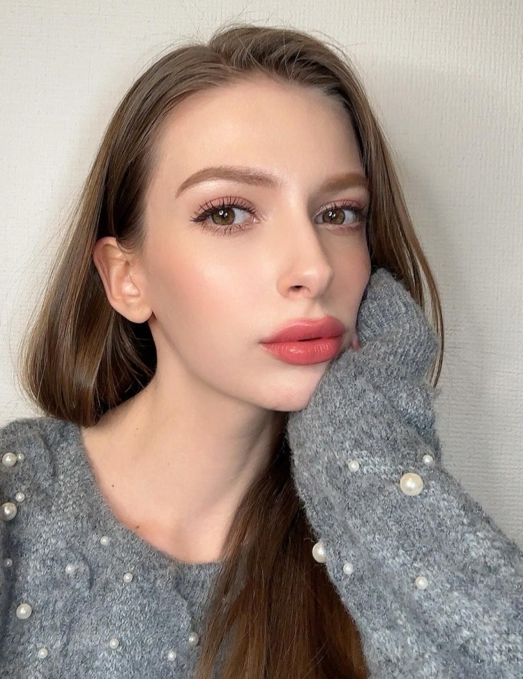 Natural hingga Bold, Berikut Gaya Makeup Karolina Shiino yang Raih ...