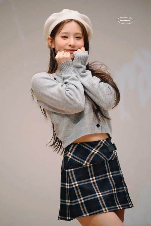 Preppy Style ala Idol K-pop untuk Inspirasi Penampilan yang Chic Saat ...