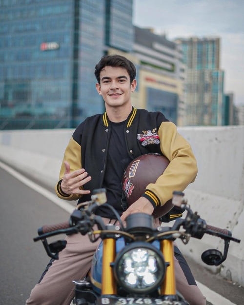 Fakta Menarik Sam Taylor, Aktor Serial Pernikahan Dini Gen Z yang Punya ...