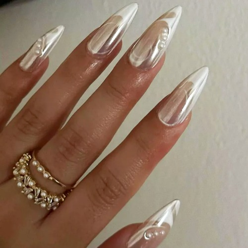 12 Inspirasi Chromatic Nails, Mulai Dari Tampilan yang Girly hingga ...