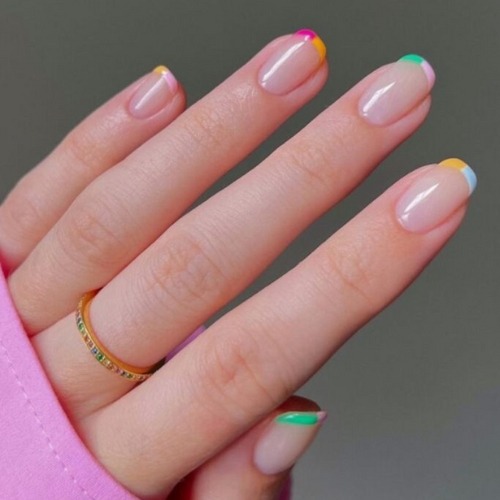Colorful French Tip, Ide Nail Art yang Vibrant dan Fresh buat Sambut ...