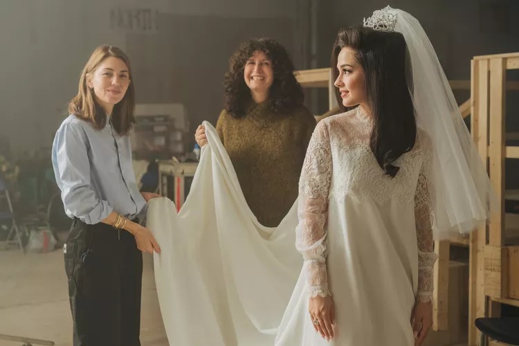 Bocoran tentang Outfit Pemeran Film 'Priscilla' yang Ikonik dari Penata ...