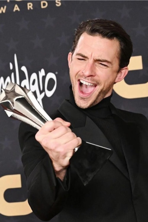 10 Fakta Menarik Jonathan Bailey, Perankan Fiyero yang Bikin Fans ...
