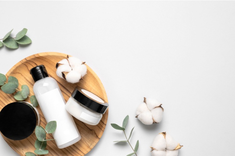 Mudah Ditiru, Ini Tutorial Makeup untuk Dapatkan Tampilan Khas Emma ...