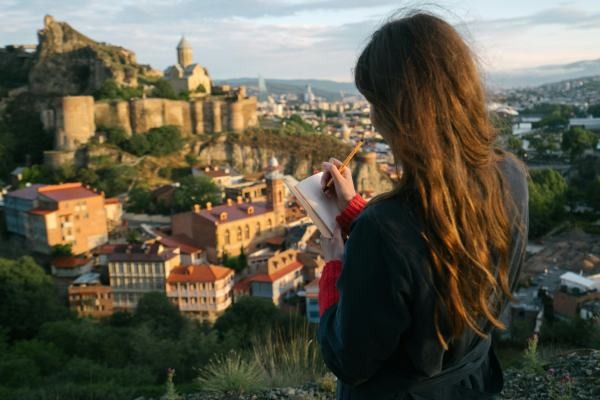 Diprediksi jadi Tren Liburan 2025, Apa itu Silent Tourism? - Beauty Journal