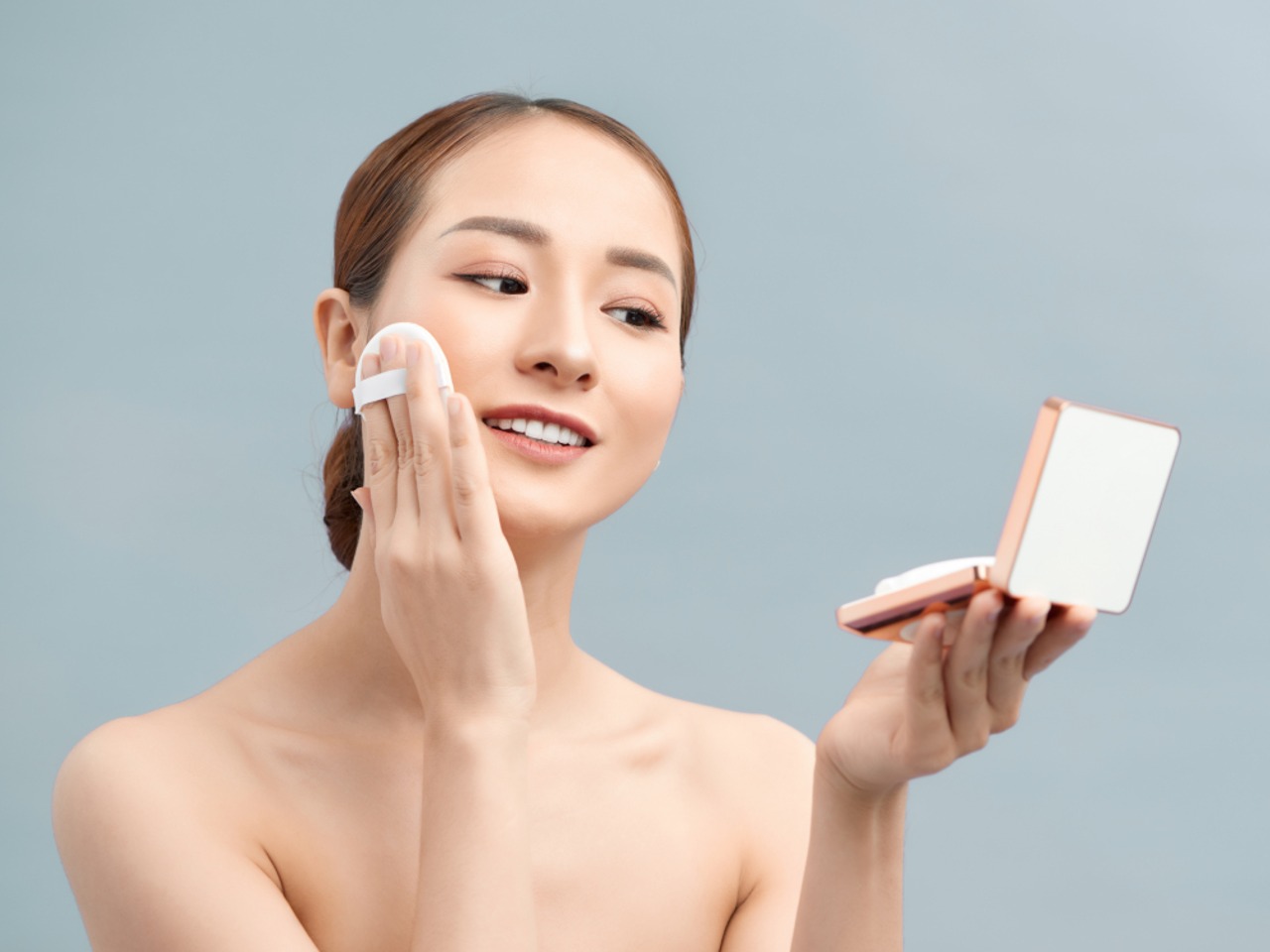 20 Rekomendasi Powder Foundation dari Brand Lokal hingga Drugstore ...