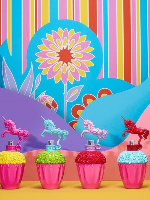 FANTASIA POP SURPRISE! Koleksi Parfum Anna Sui yang Punya Kemasan Menggemaskan! - Beauty Journal
