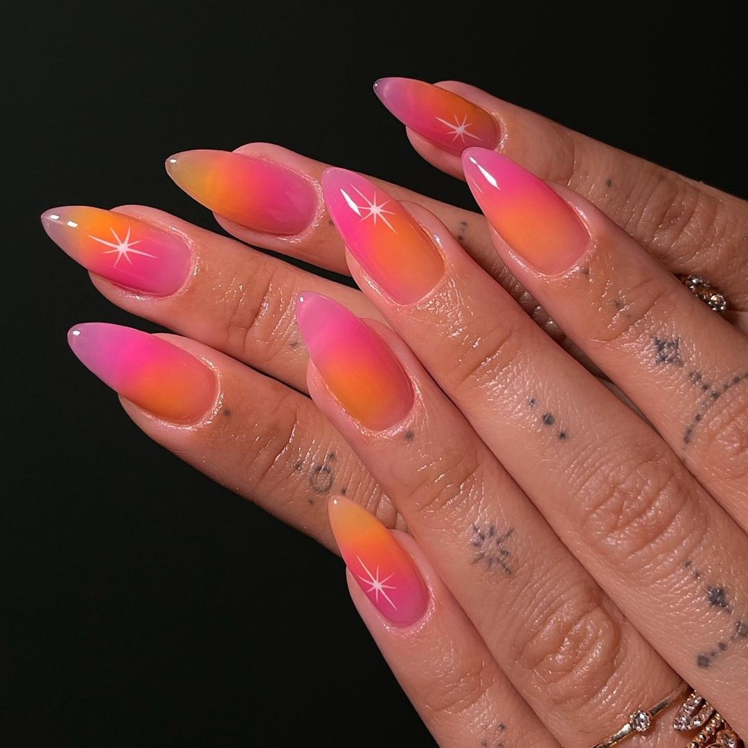 Cocok Dipakai Saat Liburan, Ini 10 Inspirasi Nail Art yang Menarik ...