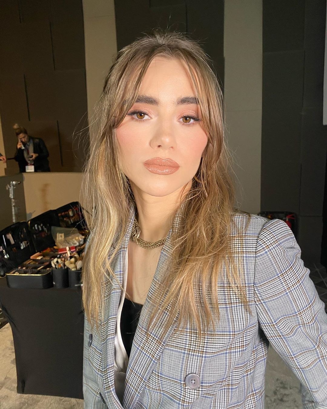Inspirasi Makeup Suki Waterhouse, Effortless Beauty untuk Riasan Sehari ...