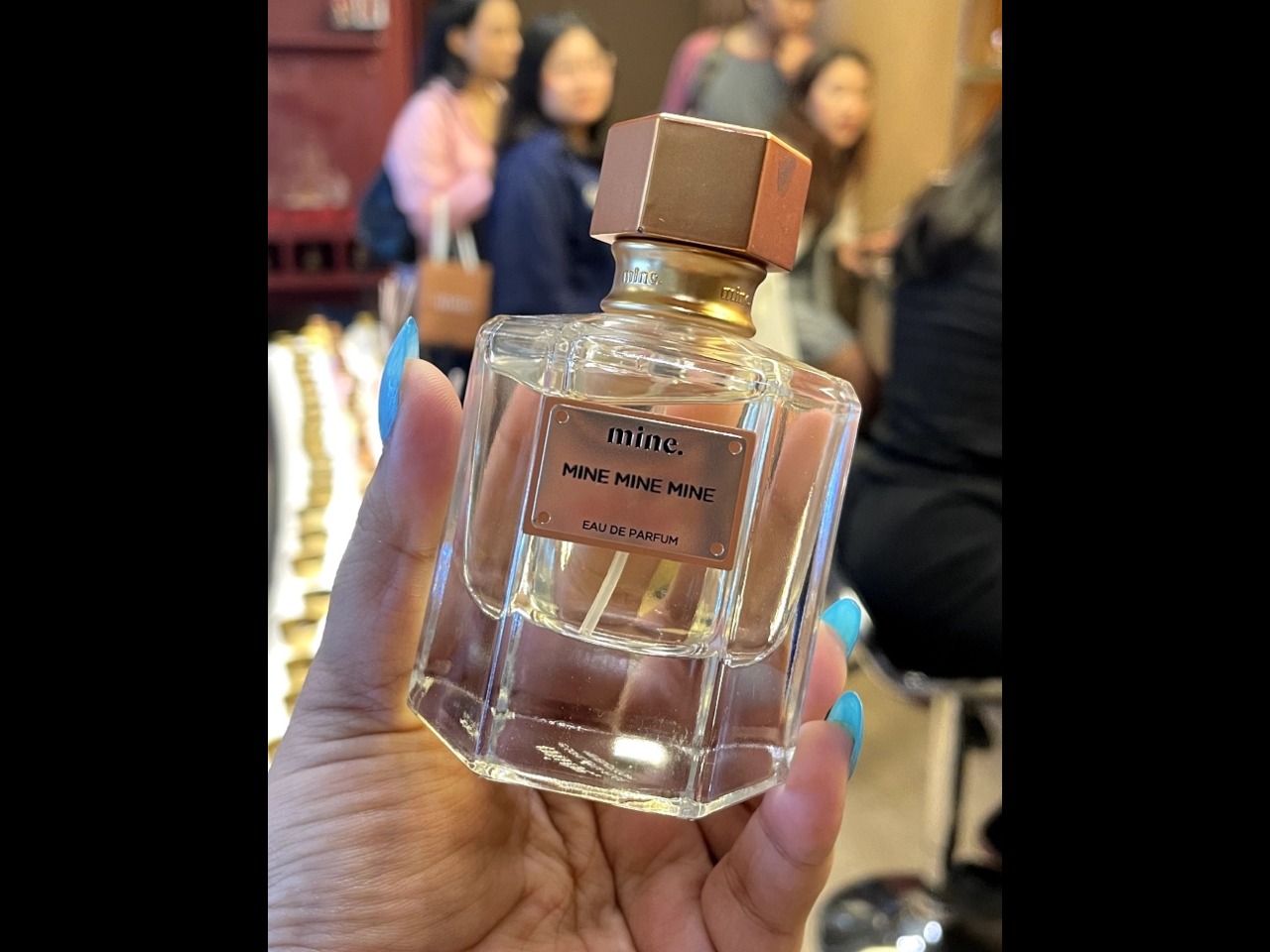 Seru Banget! Ini Pengalaman Saya Meracik Parfum Sendiri di MINE Store ...