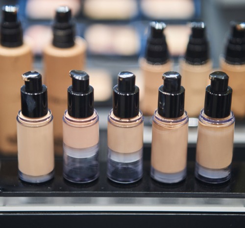 Jenis-Jenis Foundation yang Perlu Diketahui Para Pemula - Beauty Journal