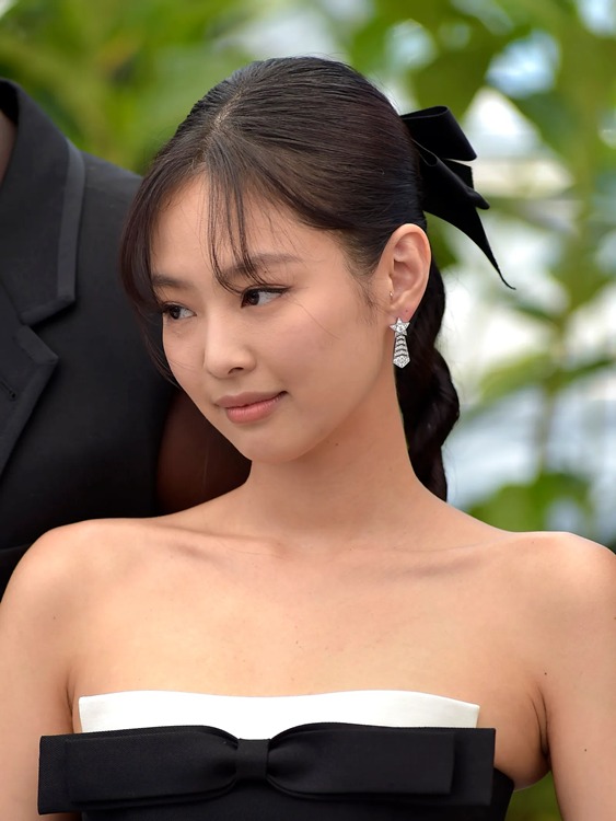 20 Inspirasi Gaya Rambut Panjang untuk Kondangan yang Simpel dari ...