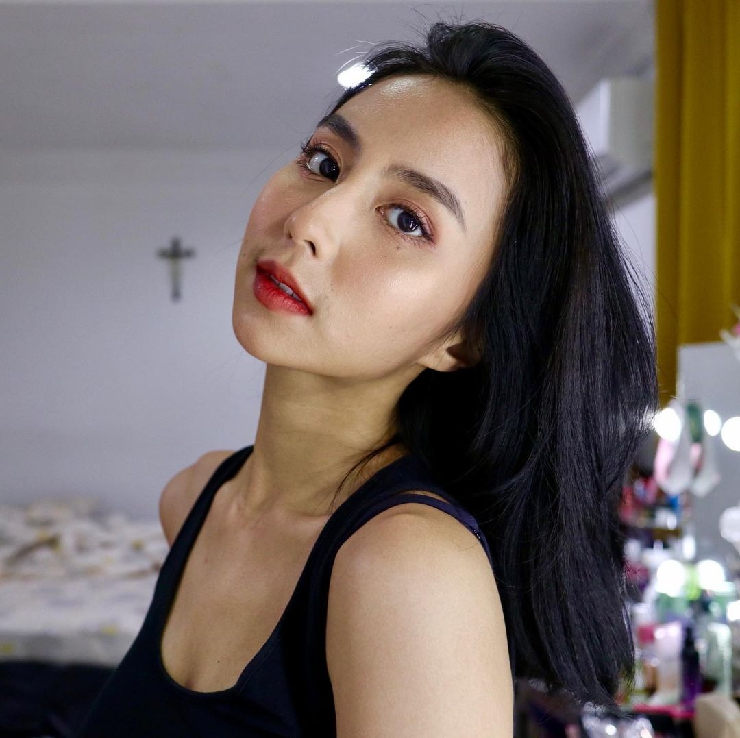 Gaya Makeup Simple ala Clairine Clay, Aktris dan Selebgram yang Baru ...