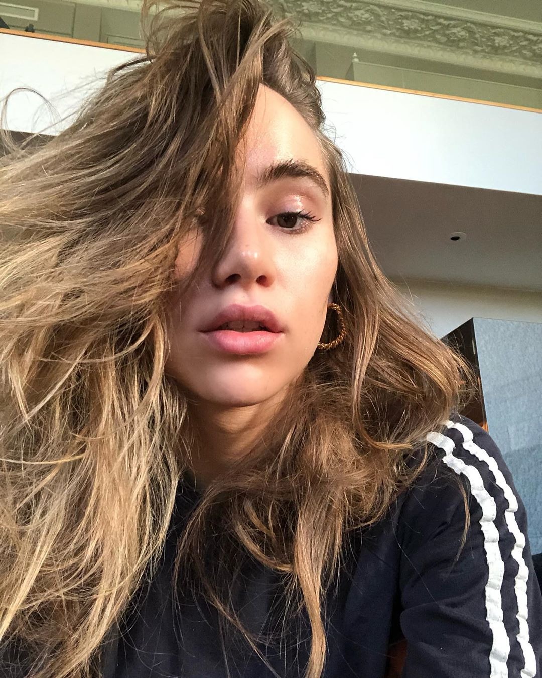 Inspirasi Makeup Suki Waterhouse, Effortless Beauty untuk Riasan Sehari ...
