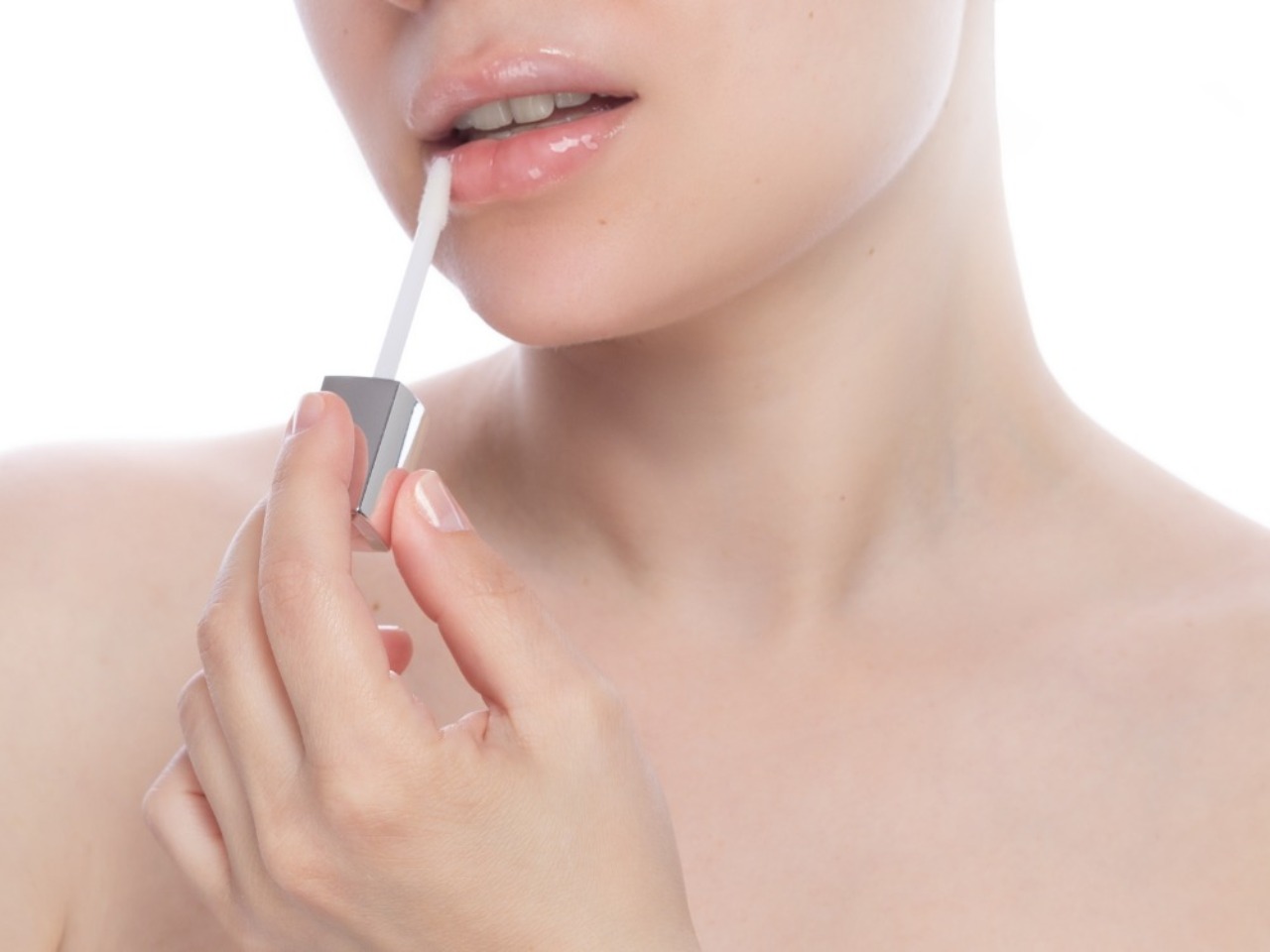 Rekomendasi Lip Gloss Bening yang Membuat Bibir Tampak Sehat dan ...