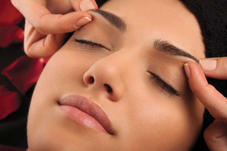 Selain Pakai Minyak Alami, 5 Hal Ini Perlu Kamu Perhatikan agar Alis ...