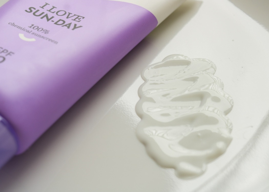 Sunscreen Battle: Joylab I Love Sunday Sunscreen vs INNERTRUE Always ...