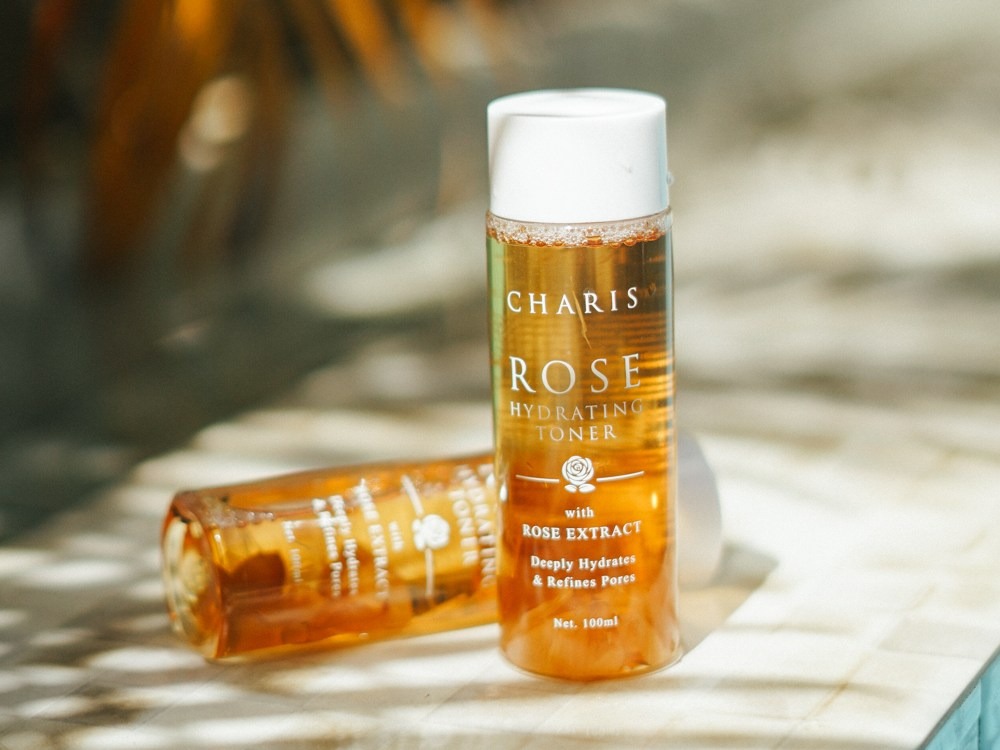 Charis Rose Hydrating Toner Kian Hype, Ini Alasan Mengapa Anda Perlu ...