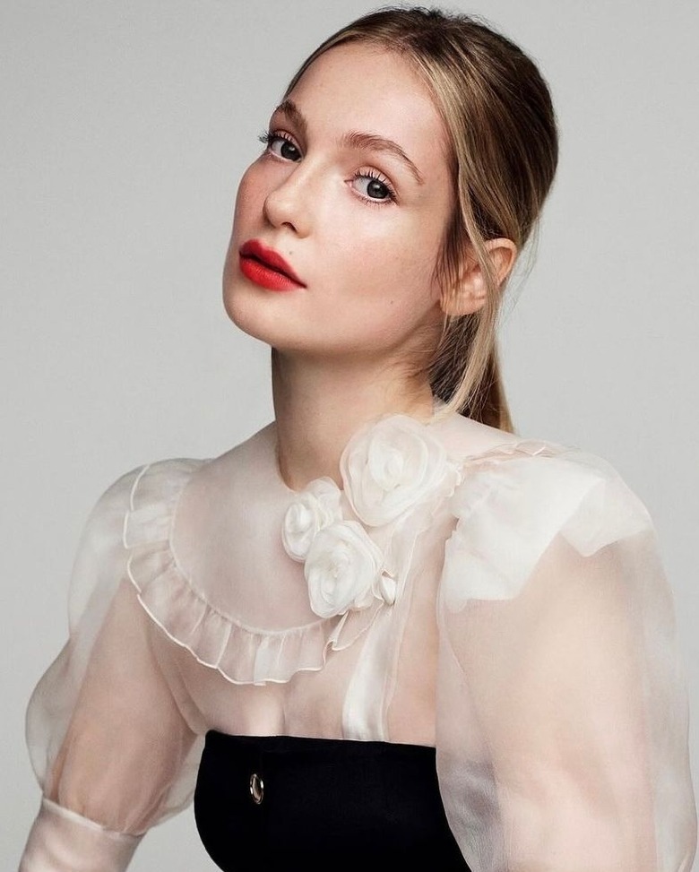 Clean hingga Glam, Ini Inspirasi Makeup Hannah Dodd yang Menarik Ditiru ...