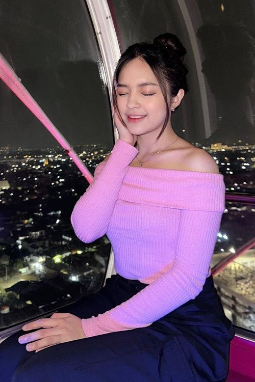 10 Penampilan Eca Aura yang Bisa Jadi Inspirasi untuk Tampil Girly hingga Centilcore - Beauty ...