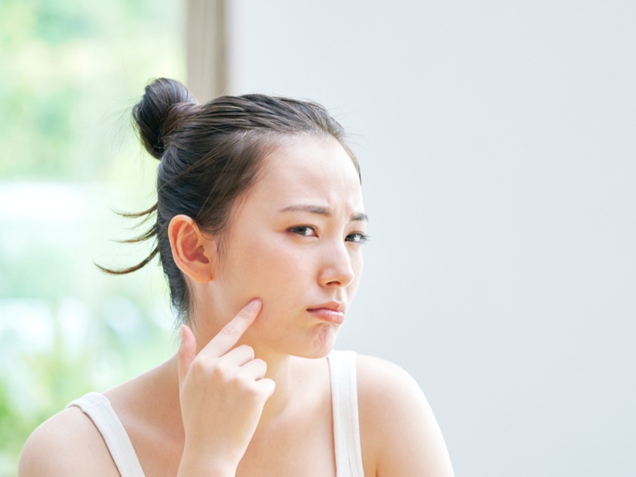 Wajib Tahu, Ternyata di Rumah Saja Tetap Bisa Bikin Kulit Kusam! Harus ...