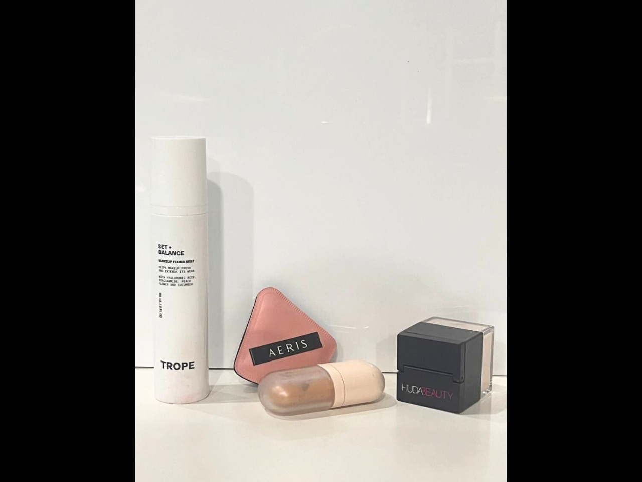 Makeup Hacks: Sandwich Method untuk Menyamarkan Jerawat Kemerahan ...