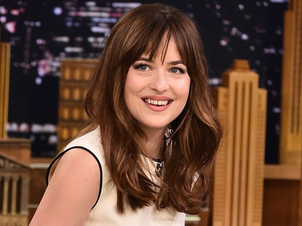 Perawatan Kulit hingga Tips Makeup ala Dakota Johnson - Beauty Journal