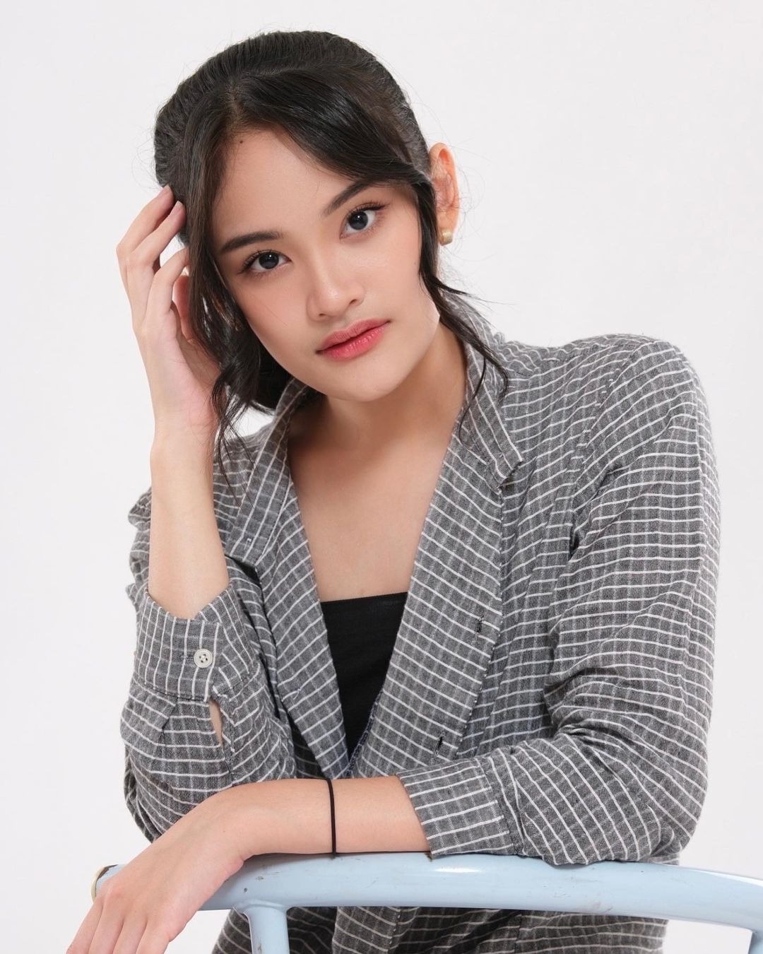 Pesona Ashel JKT48 yang Identik dengan Makeup Natural - Beauty Journal