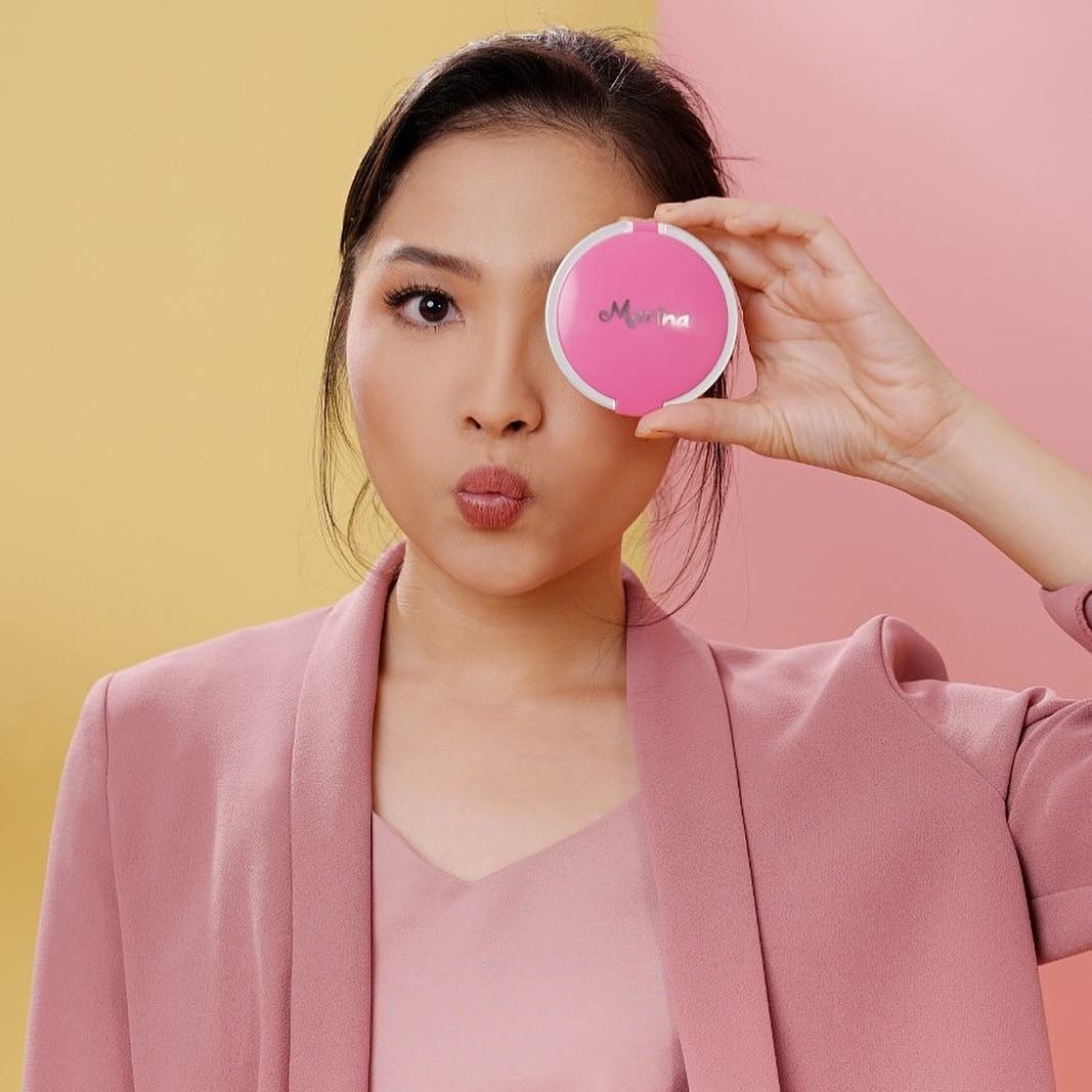 10 Compact Powder untuk Remaja, Jadikan Wajah Bebas Kilap dengan Harga ...