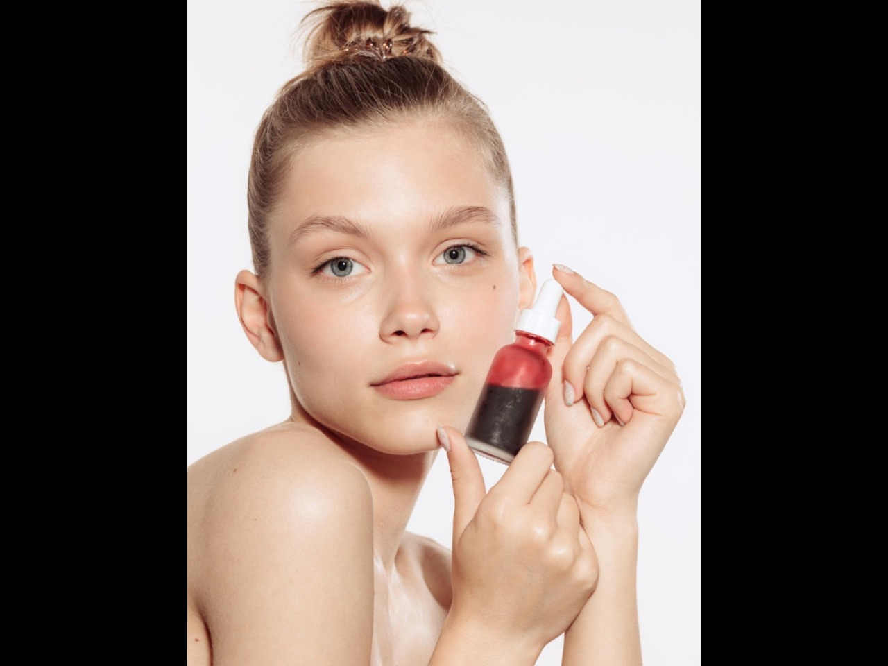 Identik Warna Merah, 10 Rekomendasi Peeling Serum yang Menarik Dicoba ...