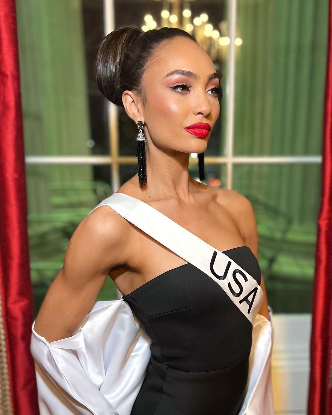 10 Gaya Makeup R’Bonney Gabriel ‘Miss Universe 2022’ yang Bold dan ...
