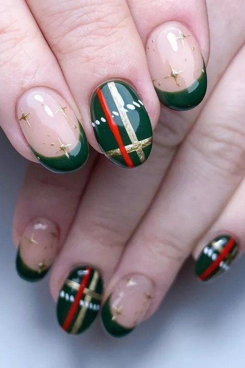 10 Inspirasi Elegant Christmas Nails untuk Tampil Cantik di Momen Natal ...