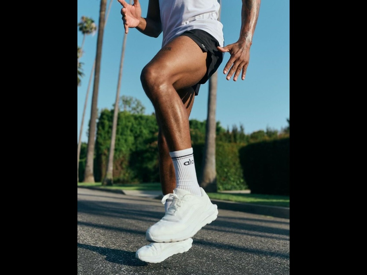 Rambah Dunia Running, Alo Yoga Luncurkan Running Sneaker Perdananya ...