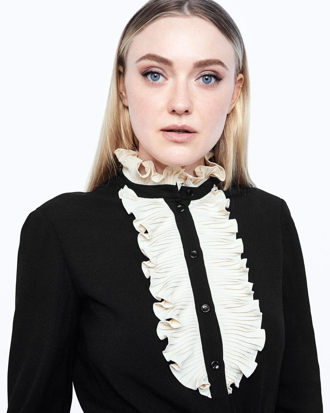 Bermain dalam Film 'The Equalizer 3', Intip Gaya Makeup Dakota Fanning ...