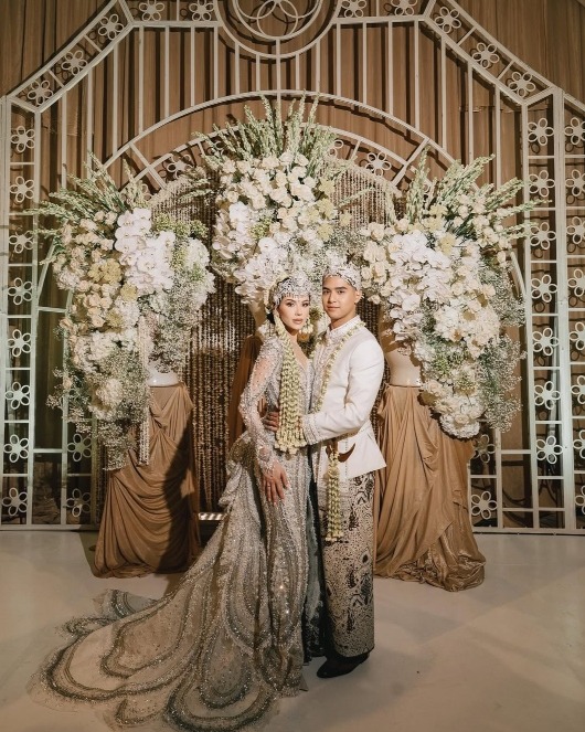 Resmi Menikah! Begini Potret Bahagia Alyssa Daguise dan Al Ghazali di Pelaminan - Beauty Journal