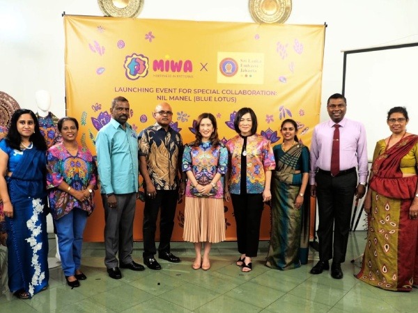 Koleksi Terbaru Desainer Mira Hoeng ini Bakal Didonasikan untuk Bantu ...