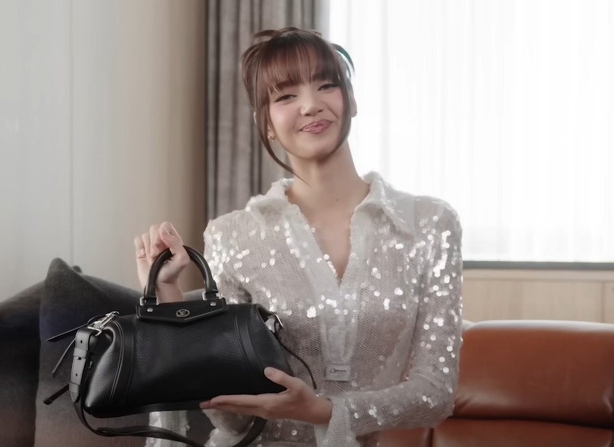 Bedah Isi Tas Milik Lisa BLACKPINK, Ada Inhaler sampai Saus Pedas ...