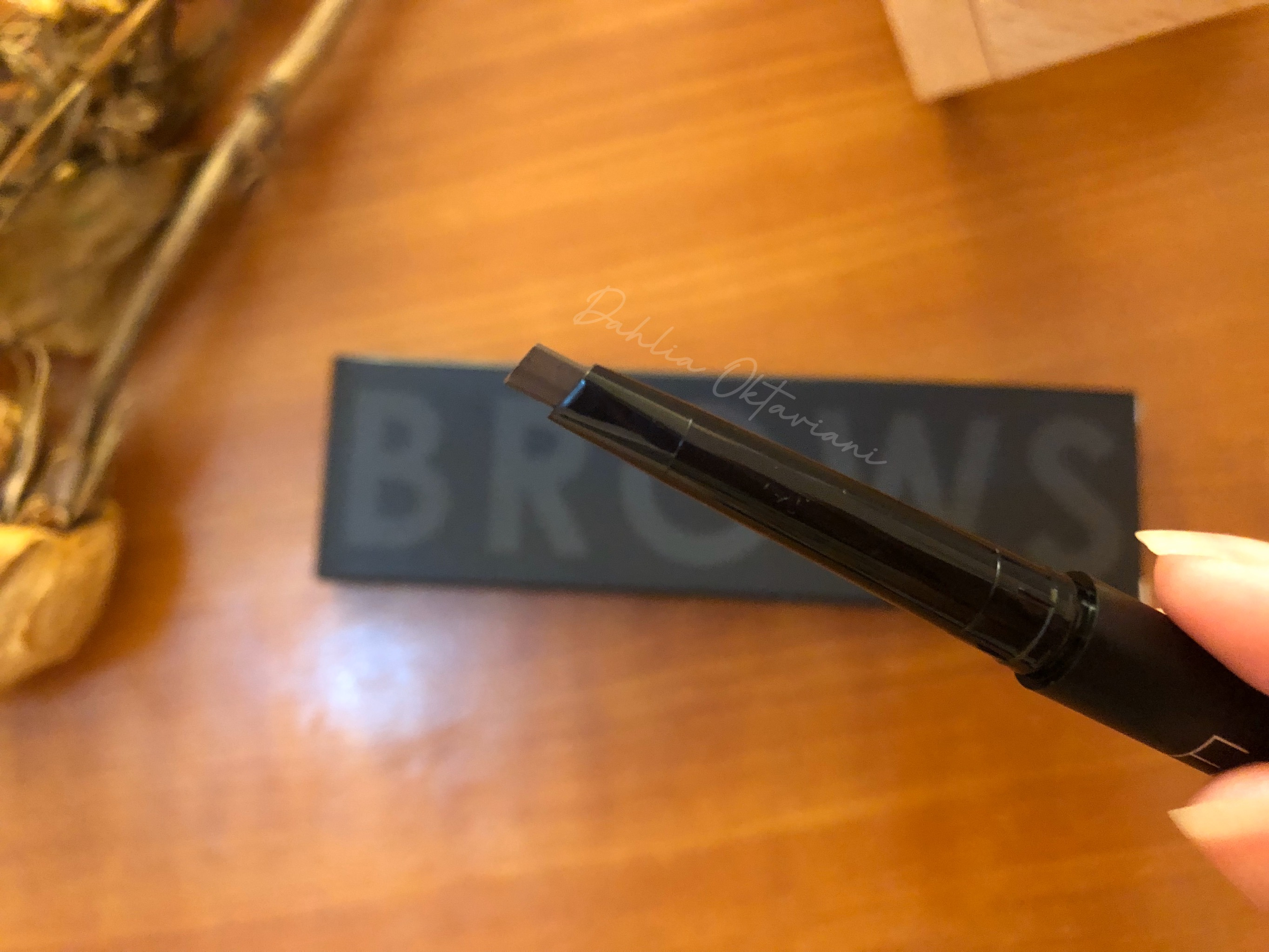 Review: Focallure Auto Brows Pen, Pensil Alis Praktis yang Recommended ...