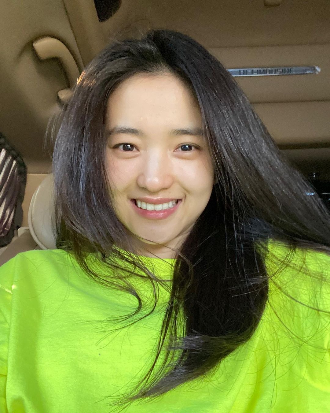 Tak Segan Berbagi Bare Face, Intip Penampilan Kim Tae-ri dari Minimalis ...