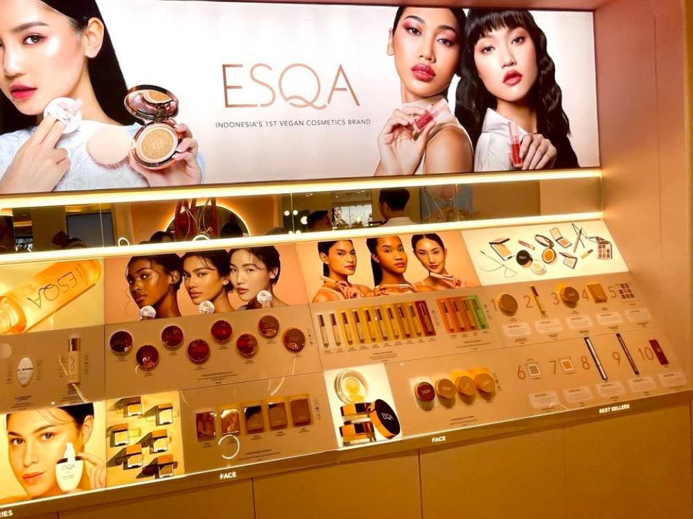 Bertema Futuristic Glam, ESQA Membuka Store Pertama di Pondok Indah ...