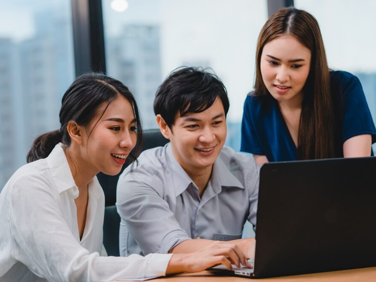 Budaya Kerja Individualis vs Kolektif, Ketahui Plus Minusnya di Sini ...