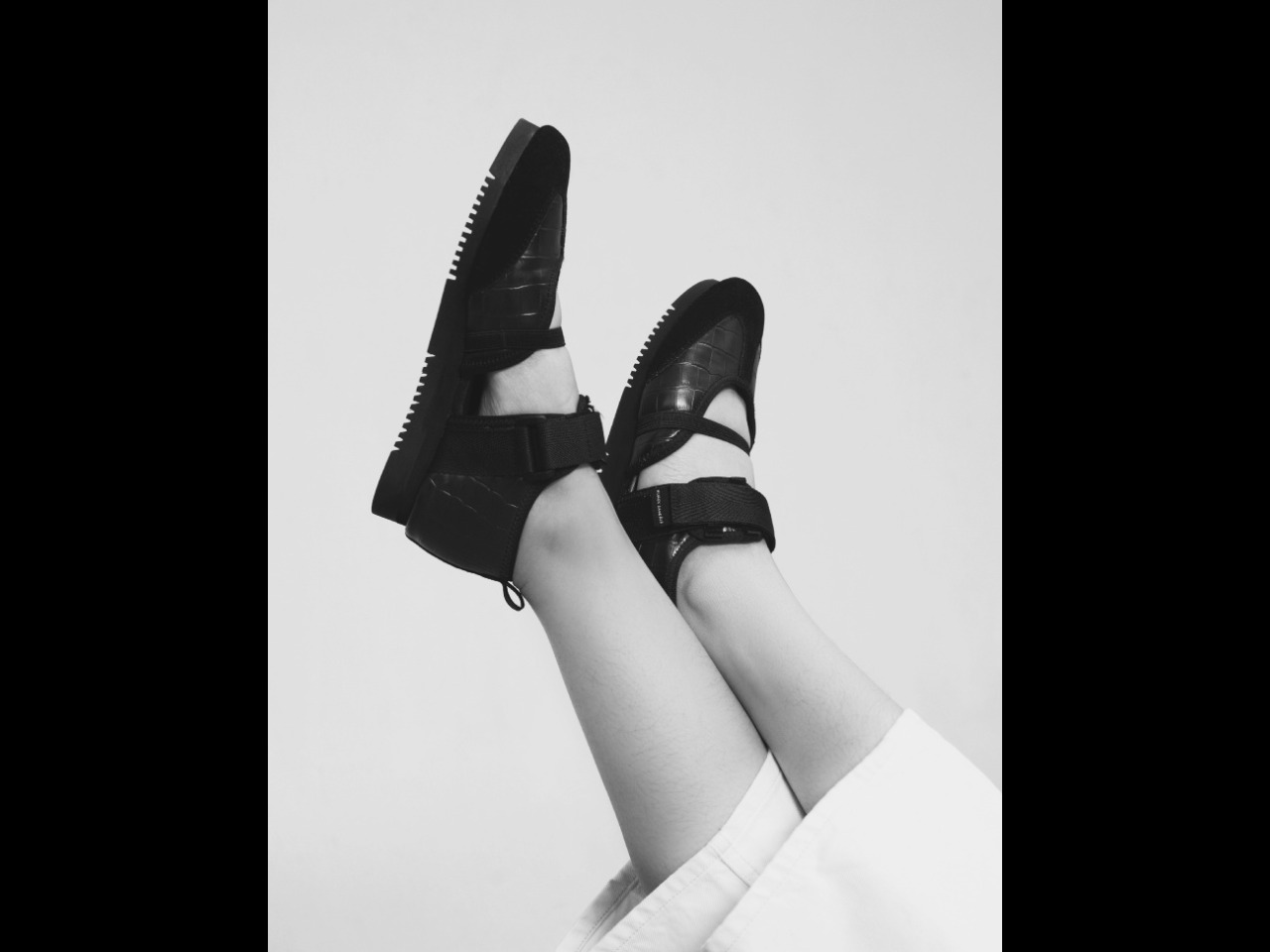 Twyla Croco Noir, Kolaborasi Ekslusif Terbaru Hijack Sandals & Ayla ...