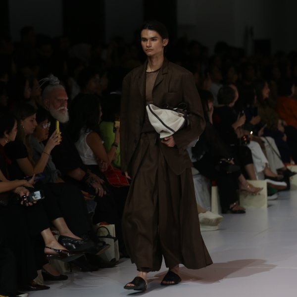 Ada 70 Rancangan, BIASA Hadirkan 'Believe' di Jakarta Fashion Week 2026 ...