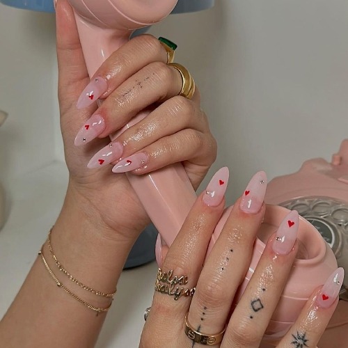 Inspirasi Nail Art untuk Lengkapi Momen Valentine Tahun Ini! - Beauty ...