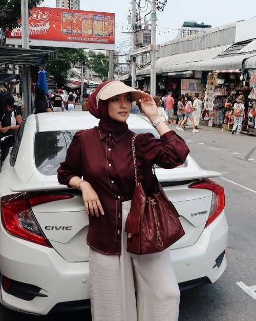 Disebut sebagai 'Tas 2025', ini Seleb Indonesia yang Tampil OOTD dengan Chanel 25 Handbag ...