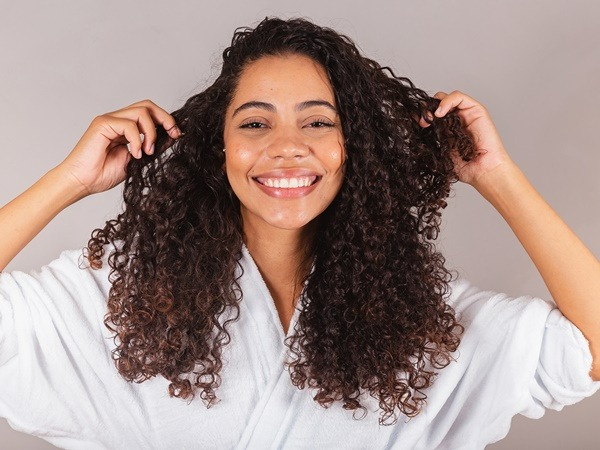 Do's & Don'ts yang Perlu Diperhatikan Saat Styling Rambut Keriting ...