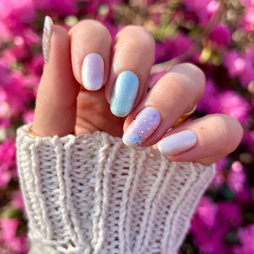 12 Inspirasi Chromatic Nails, Mulai Dari Tampilan yang Girly hingga ...
