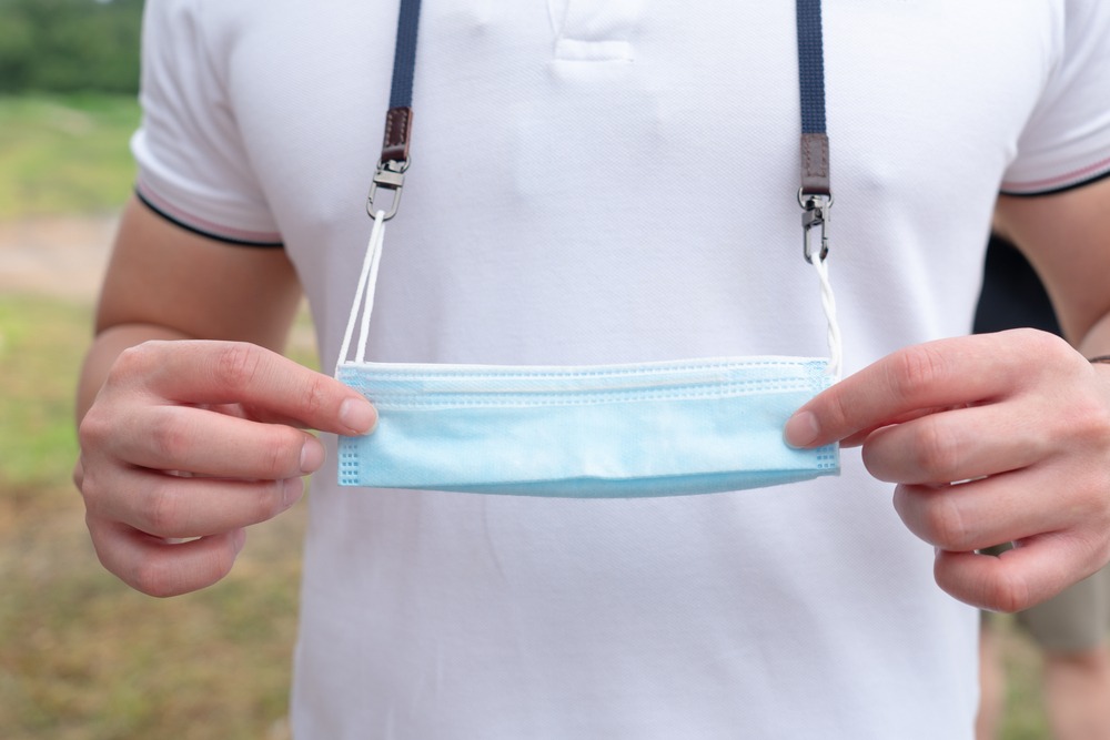 Pakai Strap Mask Jadi Tren Baru di Tengah Pandemi, Apakah Aman ...