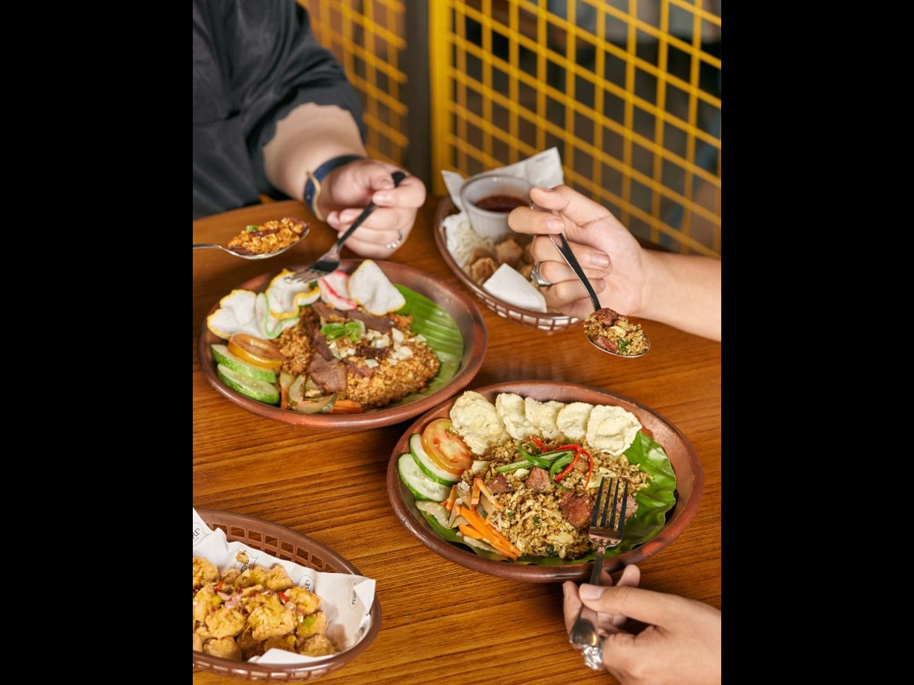 Hadirkan Nasi Goreng Spesial, Ini Kolaborasi Terbaru The People's Cafe ...