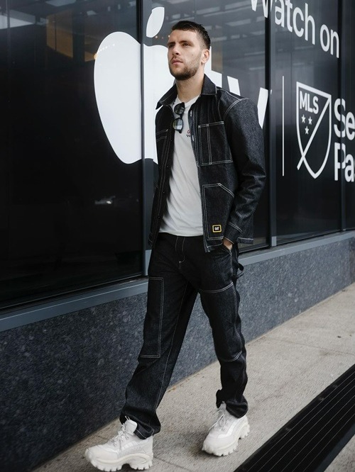 Style Look Maarten Paes, Kiper Timnas Indonesia yang Tengah Curi ...